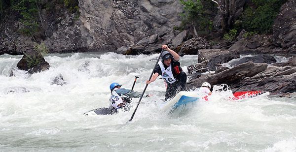 Du stand up paddle en eau vive à l’Outdoormix Festival