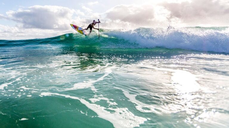 Dimitri Georges découvre les vagues australiennes en stand up paddle